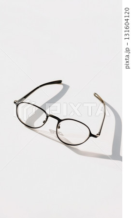 Reading Glasses Seen from Below Through Glass...のイラスト素材 [131604120] - PIXTA