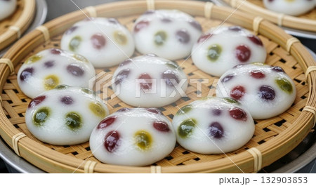 Traditional Chinese steamed rice cakes with...のイラスト素材 [132903853] - PIXTA