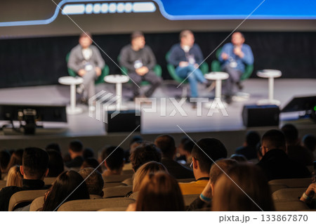 Panel discussion on stage with panelists and...の写真素材 [133867870] - PIXTA