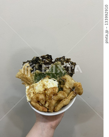 Crispy tempura with light golden batter,...の写真素材 [133992910] - PIXTA