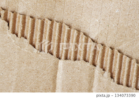 Close-up view of torn cardboard, rough texture...の写真素材 [134073390] - PIXTA