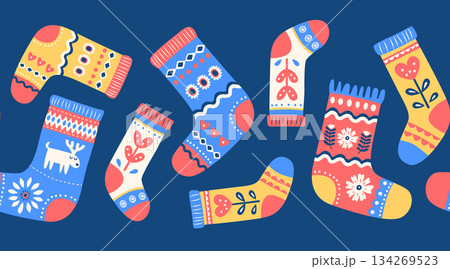 Cozy Scandinavian Winter Socks Seamless border...のイラスト素材 [134269523 ...